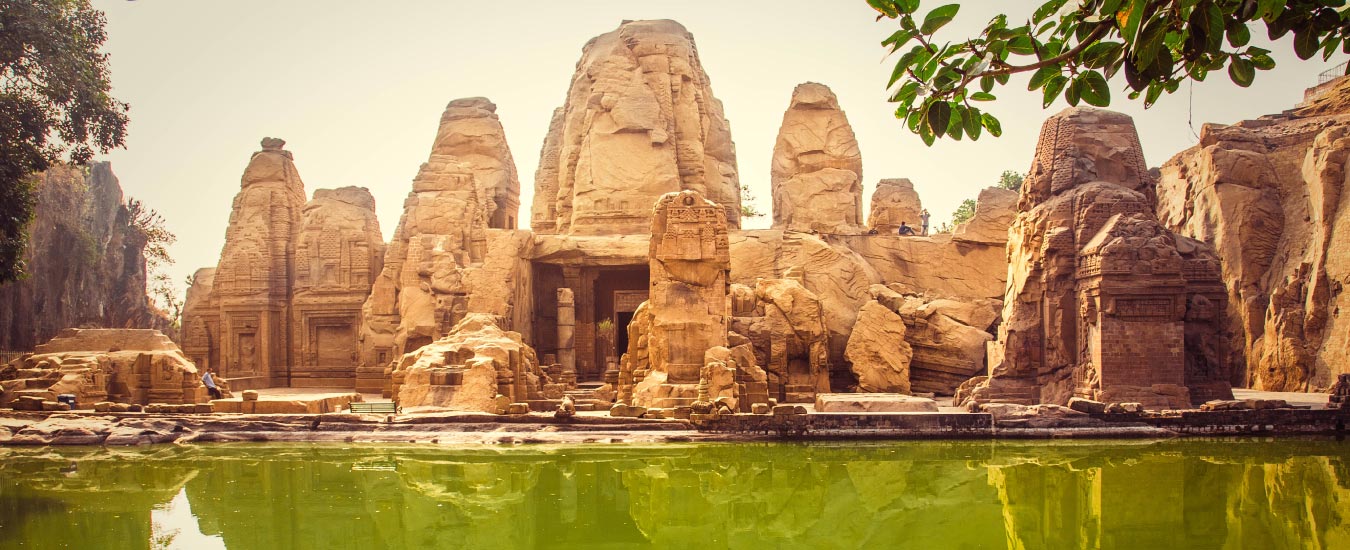 Experience the magic of devotion of Temple Tour